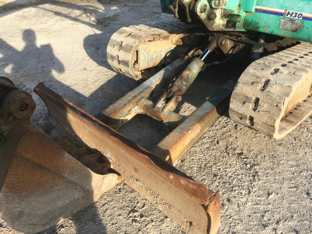 MINI EXCAVATOR/ HANIX/ H30/ H3000298/ 2828h – Used Farm Tractor.com