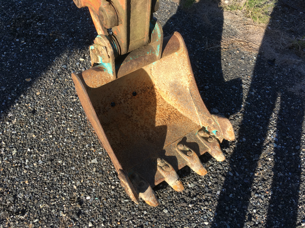 KH26 10571 (6) – Used Farm Tractor.com