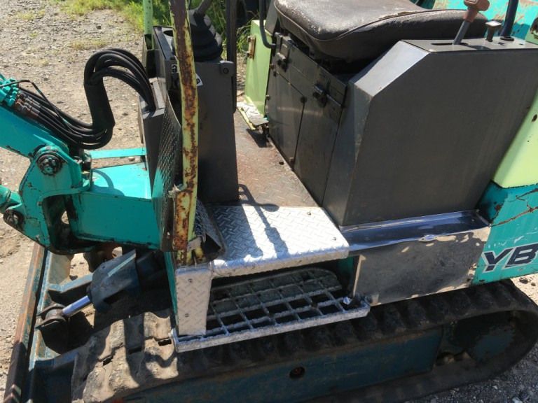 EXCAVATOR/ YANMAR/ YB10-2/ 11011/ 3381h – Used Farm Tractor.com